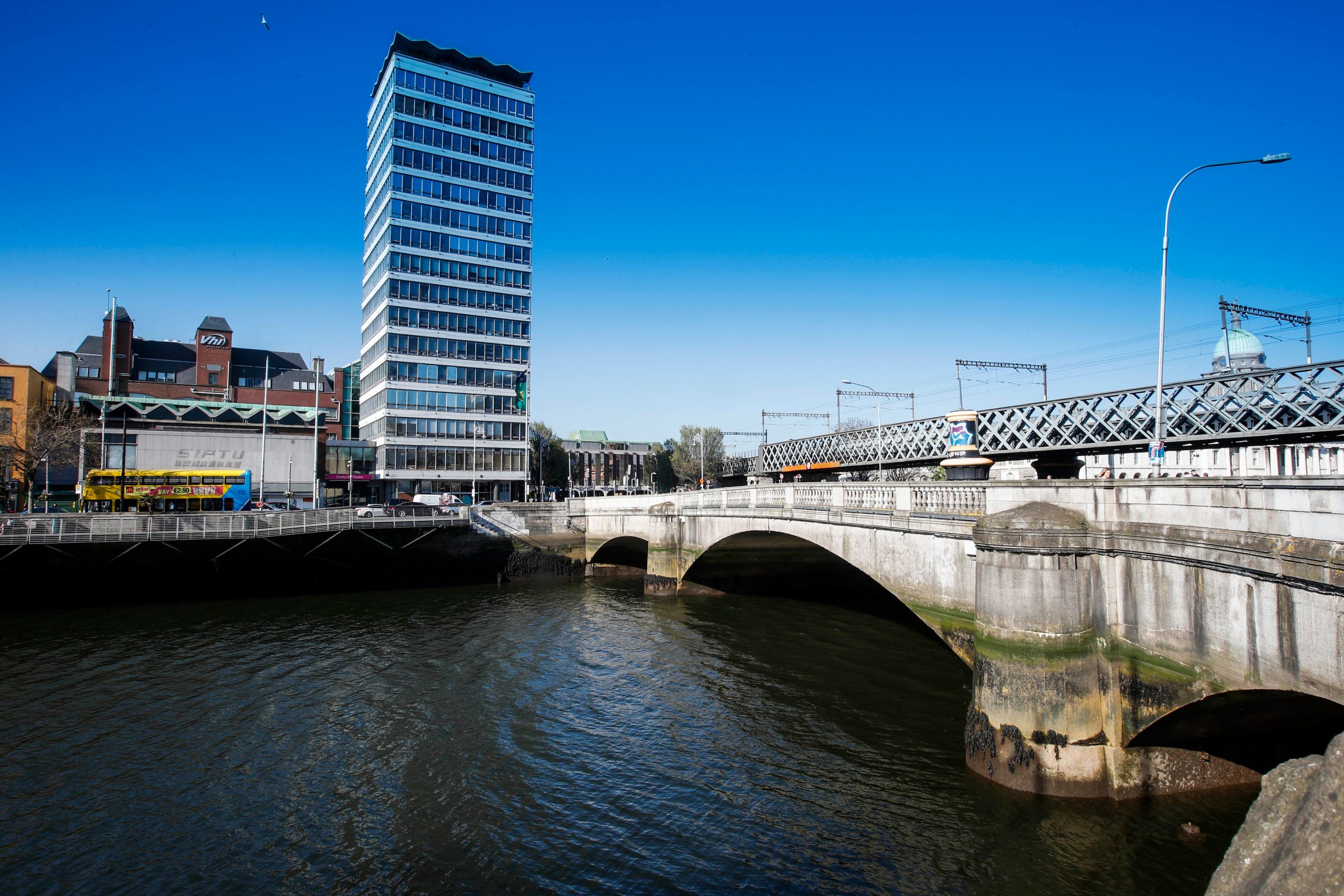 Butt Bridge (Droichead na Comhdhála) – Dublin City Film Office