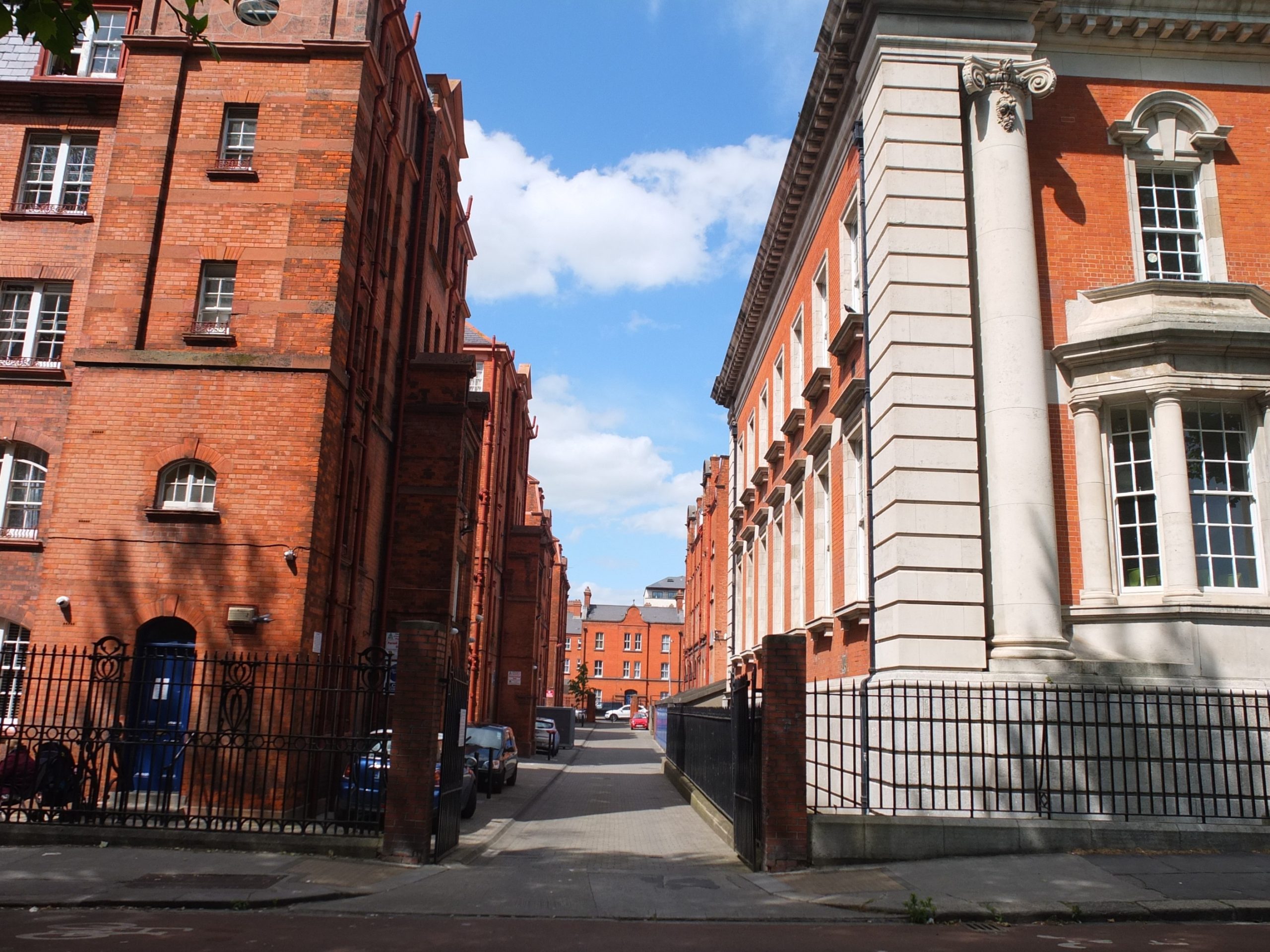 Bull Alley Street- The Iveagh Trust (Sráid Scabhat na dTarbh) – Dublin ...