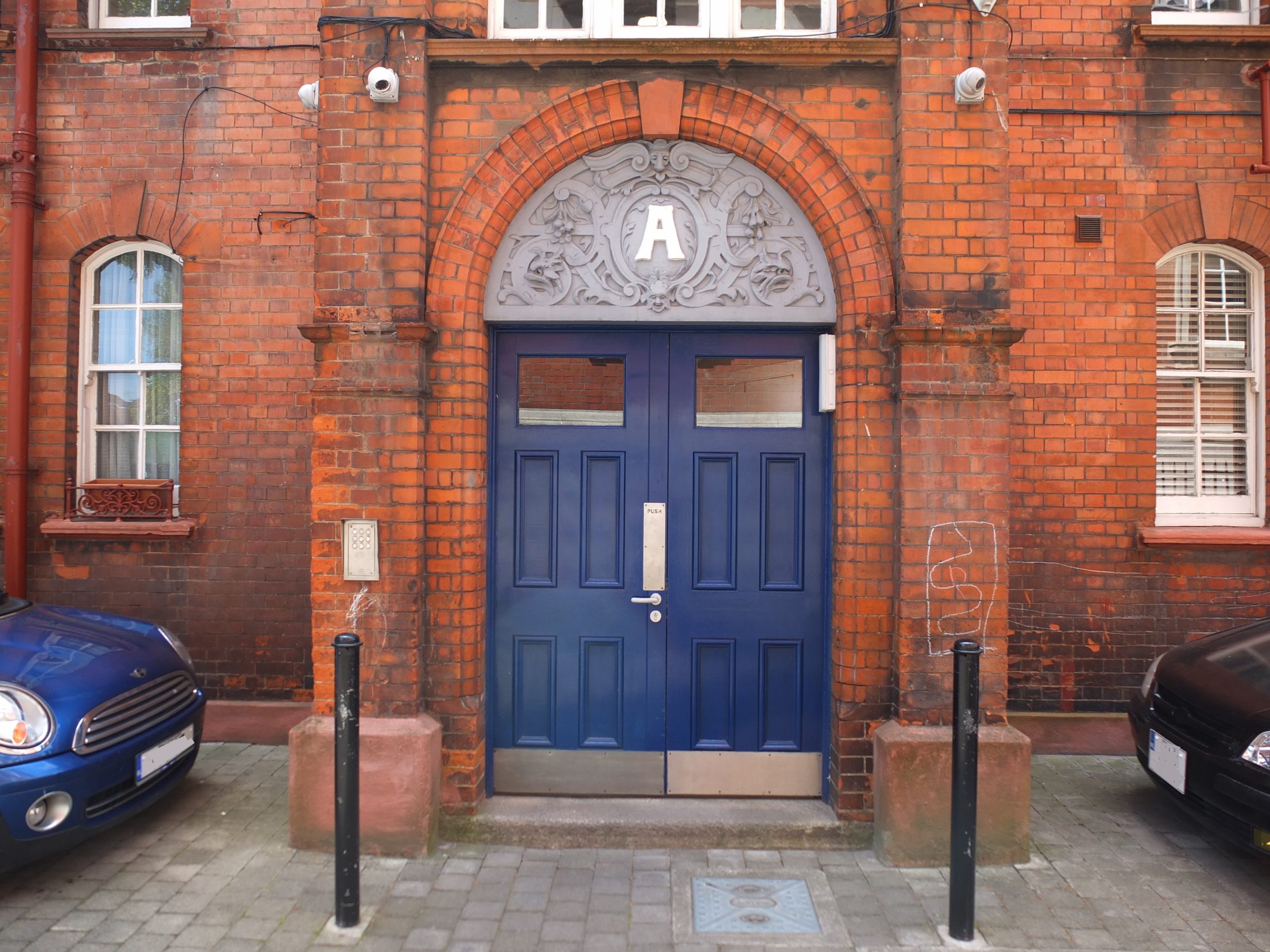 Bull Alley Street- The Iveagh Trust (Sráid Scabhat na dTarbh) – Dublin ...